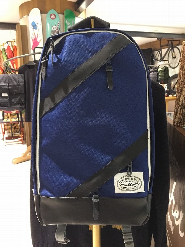 POLeR “THE EXCURSION PACK” & “THE CAMERA INSERT” 札幌 LOV – LOV